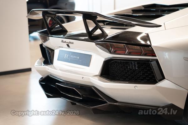White Lamborghini Aventador 2013 in Tallinn, with an engine capacity of 6.50 L and mileage of 22 thousand km for 279000 €, photo 6 on AUTOMOTO.COM.LV