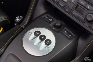 Dzeltens Lamborghini Gallardo 2007 Kauņa, ar dzinēja tilpumu 5.00 L un nobraukumu 101 tūkst. km par 79450 €, foto 24 vietnē AUTOMOTO.COM.LV