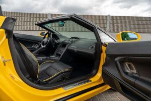 Dzeltens Lamborghini Gallardo 2007 Kauņa, ar dzinēja tilpumu 5.00 L un nobraukumu 101 tūkst. km par 79450 €, foto 30 vietnē AUTOMOTO.COM.LV