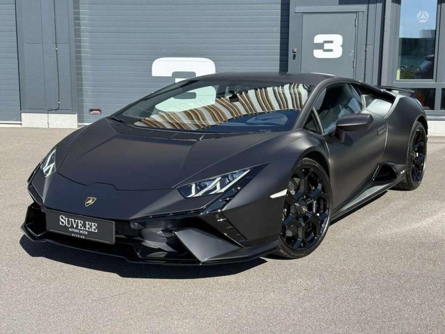 Black Lamborghini Huracan 2024 in Tallinn, with an engine capacity of 5.20 L and mileage of 4 thousand km for 324995 €, photo 3 on AUTOMOTO.COM.LV