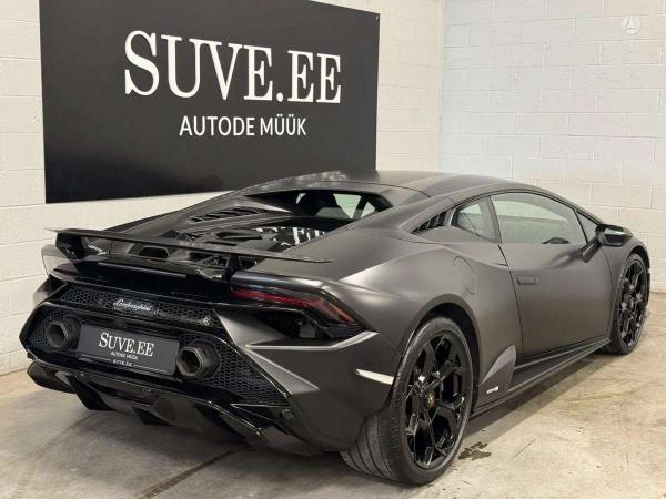 Ламборджини Хуракан 2024 в Таллин на AUTOMOTO.COM.LV Черный Ламборджини Хуракан 2024 в Таллин, объемом двигателя 5.20 л и пробегом 4 тыс. км за 324995 €, фото 9 на AUTOMOTO.COM.LV