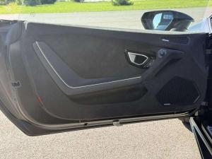 Black Lamborghini Huracan 2024 in Tallinn, with an engine capacity of 5.20 L and mileage of 4 thousand km for 324995 €, photo 11 on AUTOMOTO.COM.LV