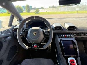 Black Lamborghini Huracan 2024 in Tallinn, with an engine capacity of 5.20 L and mileage of 4 thousand km for 324995 €, photo 15 on AUTOMOTO.COM.LV