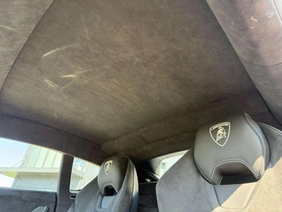 Black Lamborghini Huracan 2024 in Tallinn, with an engine capacity of 5.20 L and mileage of 4 thousand km for 324995 €, photo 23 on AUTOMOTO.COM.LV
