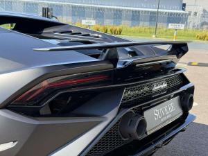 Black Lamborghini Huracan 2024 in Tallinn, with an engine capacity of 5.20 L and mileage of 4 thousand km for 324995 €, photo 30 on AUTOMOTO.COM.LV