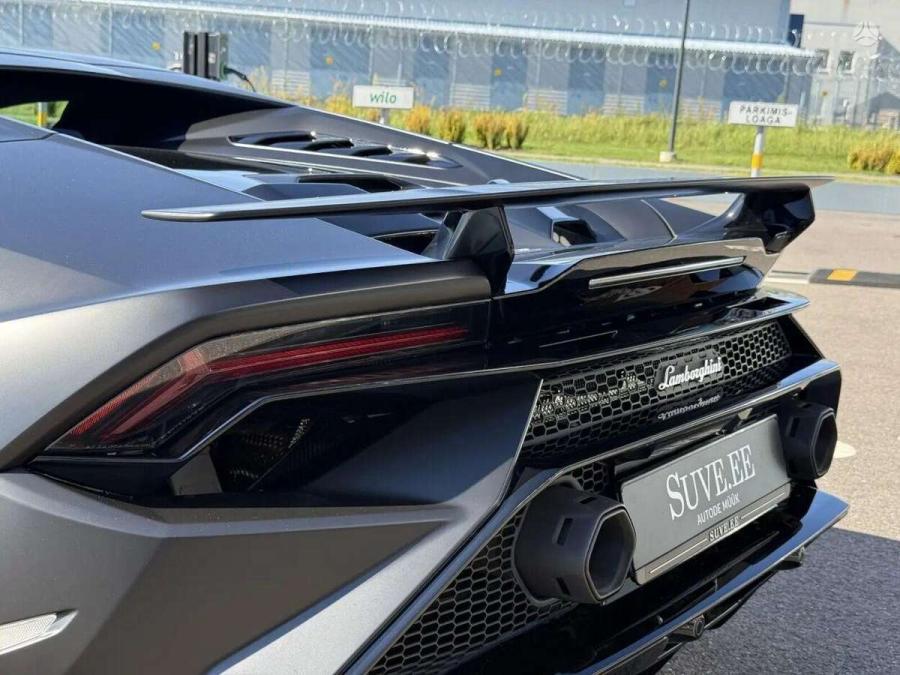 Black Lamborghini Huracan 2024 in Tallinn, with an engine capacity of 5.20 L and mileage of 4 thousand km for 324995 €, photo 30 on AUTOMOTO.COM.LV