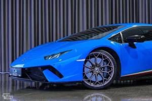 Zils Lamborghini Huracan 2018 Kauņa, ar dzinēja tilpumu 5.20 L un nobraukumu 124 tūkst. km par 209950 €, foto 7 vietnē AUTOMOTO.COM.LV