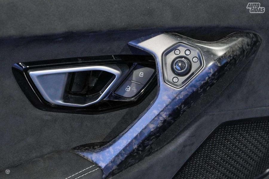 Zils Lamborghini Huracan 2018 Kauņa, ar dzinēja tilpumu 5.20 L un nobraukumu 124 tūkst. km par 209950 €, foto 23 vietnē AUTOMOTO.COM.LV