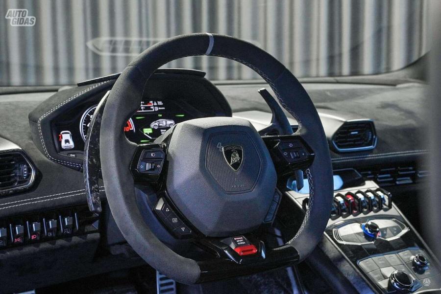 Zils Lamborghini Huracan 2018 Kauņa, ar dzinēja tilpumu 5.20 L un nobraukumu 124 tūkst. km par 209950 €, foto 25 vietnē AUTOMOTO.COM.LV