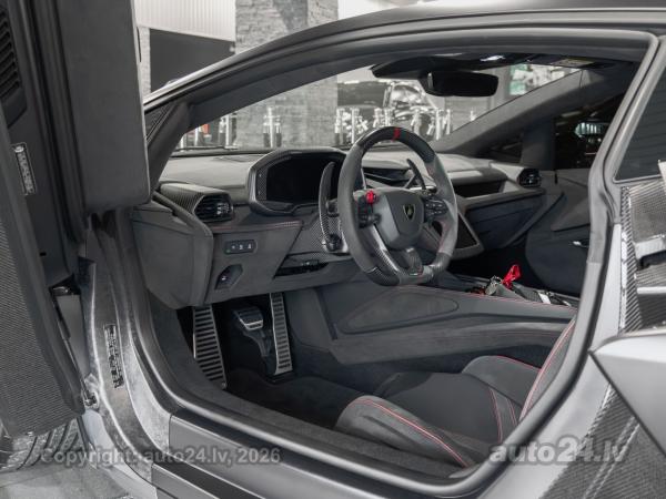 Pelēks Lamborghini Revuelto 2024 Tallina, ar dzinēja tilpumu 6.50 L un nobraukumu 1 tūkst. km par 682000 €, foto 9 vietnē AUTOMOTO.COM.LV