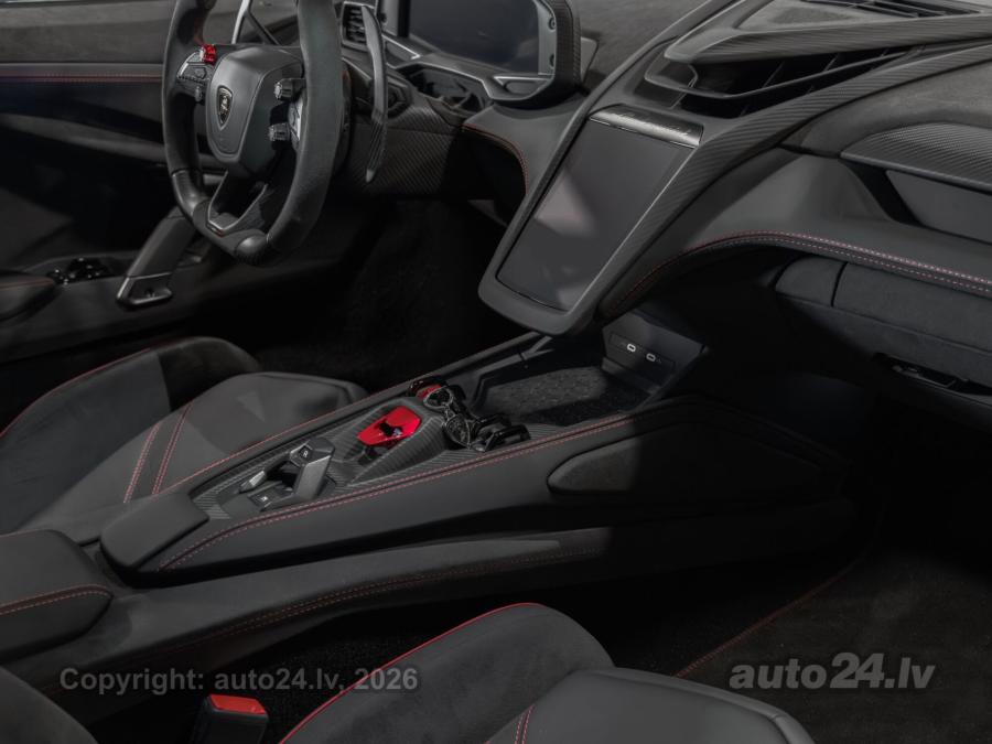 Pelēks Lamborghini Revuelto 2024 Tallina, ar dzinēja tilpumu 6.50 L un nobraukumu 1 tūkst. km par 682000 €, foto 16 vietnē AUTOMOTO.COM.LV