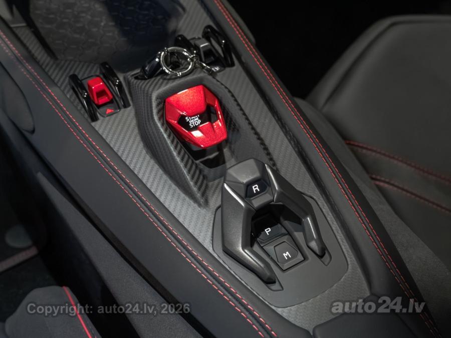 Pelēks Lamborghini Revuelto 2024 Tallina, ar dzinēja tilpumu 6.50 L un nobraukumu 1 tūkst. km par 682000 €, foto 17 vietnē AUTOMOTO.COM.LV