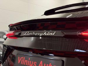 Melns Lamborghini Urus 2020 Viļņa, ar dzinēja tilpumu 4.00 L un nobraukumu 107 tūkst. km par 179990 €, foto 11 vietnē AUTOMOTO.COM.LV
