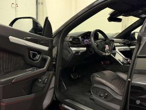 Melns Lamborghini Urus 2020 Viļņa, ar dzinēja tilpumu 4.00 L un nobraukumu 107 tūkst. km par 179990 €, foto 13 vietnē AUTOMOTO.COM.LV