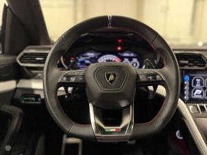 Melns Lamborghini Urus 2020 Viļņa, ar dzinēja tilpumu 4.00 L un nobraukumu 107 tūkst. km par 179990 €, foto 18 vietnē AUTOMOTO.COM.LV