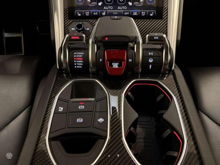 Melns Lamborghini Urus 2020 Viļņa, ar dzinēja tilpumu 4.00 L un nobraukumu 107 tūkst. km par 179990 €, foto 22 vietnē AUTOMOTO.COM.LV