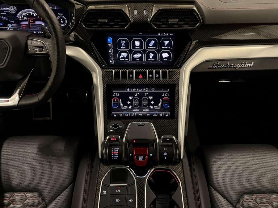 Melns Lamborghini Urus 2020 Viļņa, ar dzinēja tilpumu 4.00 L un nobraukumu 107 tūkst. km par 179990 €, foto 25 vietnē AUTOMOTO.COM.LV