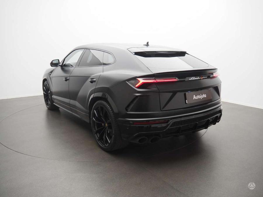 Melns Lamborghini Urus 2021 Viļņa, ar dzinēja tilpumu 4.00 L un nobraukumu 58 tūkst. km par 211000 €, foto 6 vietnē AUTOMOTO.COM.LV