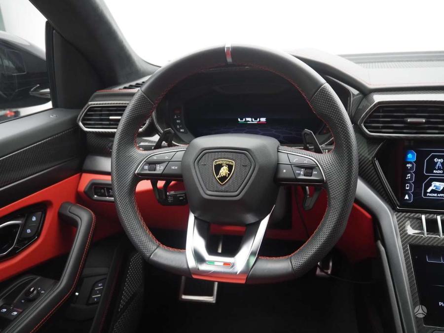 Melns Lamborghini Urus 2021 Viļņa, ar dzinēja tilpumu 4.00 L un nobraukumu 58 tūkst. km par 211000 €, foto 22 vietnē AUTOMOTO.COM.LV