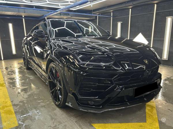 Melns Lamborghini Urus 2021 Klaipėda, ar dzinēja tilpumu 4.00 L un nobraukumu 41 tūkst. km par 225000 €, foto 2 vietnē AUTOMOTO.COM.LV