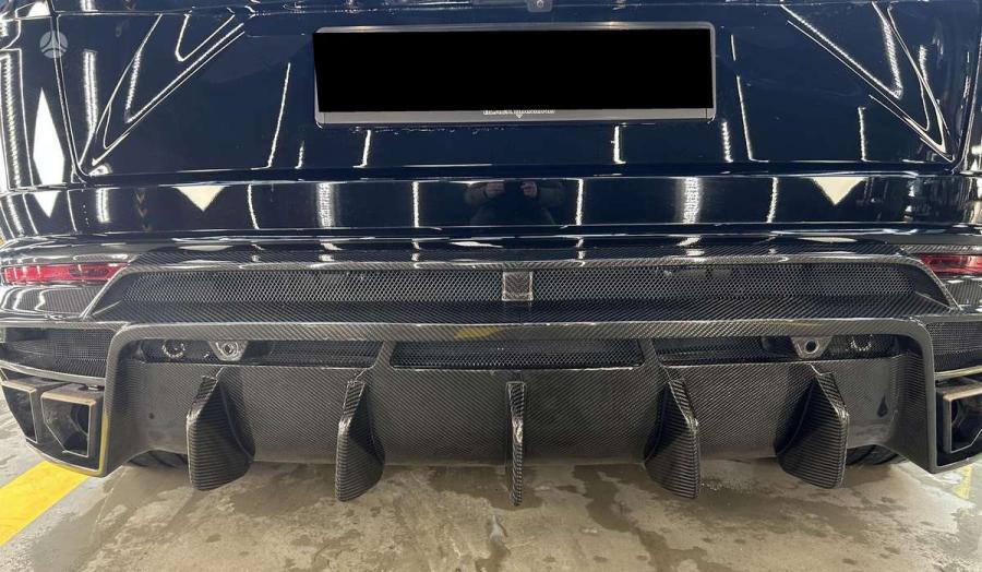 Black Lamborghini Urus 2021 in Klaipeda, with an engine capacity of 4.00 L and mileage of 41 thousand km for 225000 €, photo 12 on AUTOMOTO.COM.LV