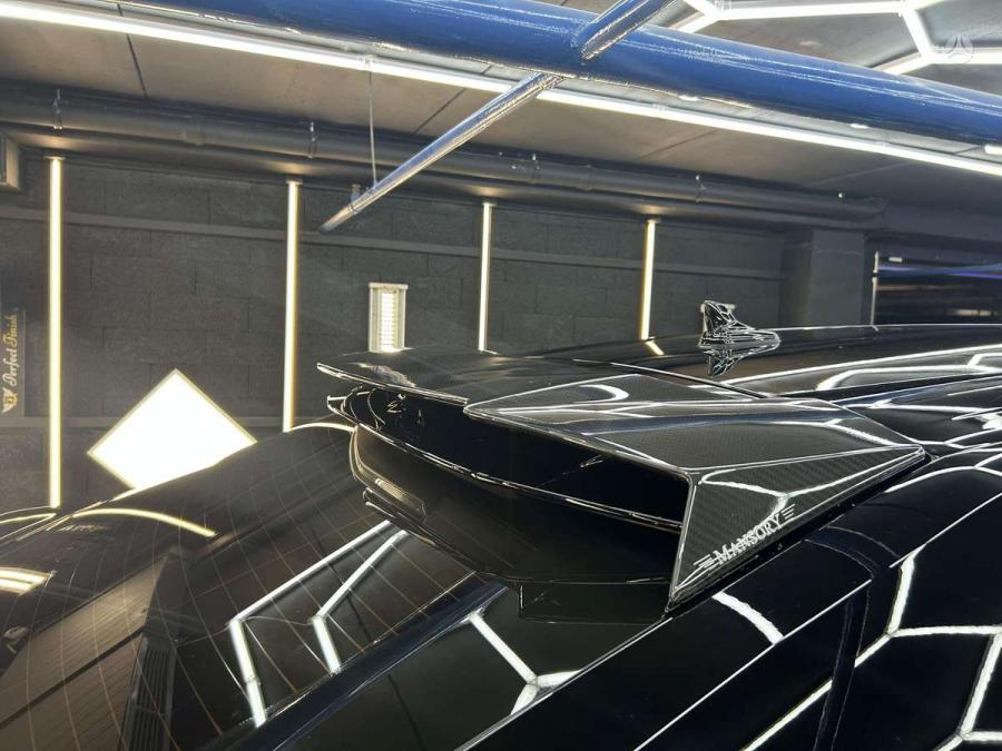 Black Lamborghini Urus 2021 in Klaipeda, with an engine capacity of 4.00 L and mileage of 41 thousand km for 225000 €, photo 16 on AUTOMOTO.COM.LV