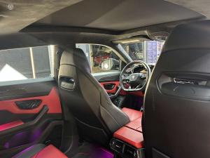 Black Lamborghini Urus 2021 in Klaipeda, with an engine capacity of 4.00 L and mileage of 41 thousand km for 225000 €, photo 24 on AUTOMOTO.COM.LV