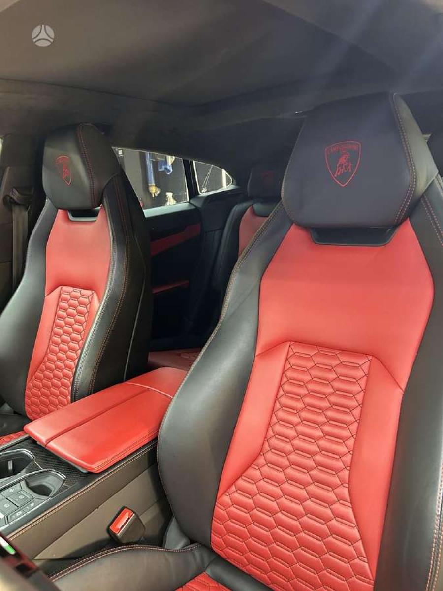 Black Lamborghini Urus 2021 in Klaipeda, with an engine capacity of 4.00 L and mileage of 41 thousand km for 225000 €, photo 25 on AUTOMOTO.COM.LV