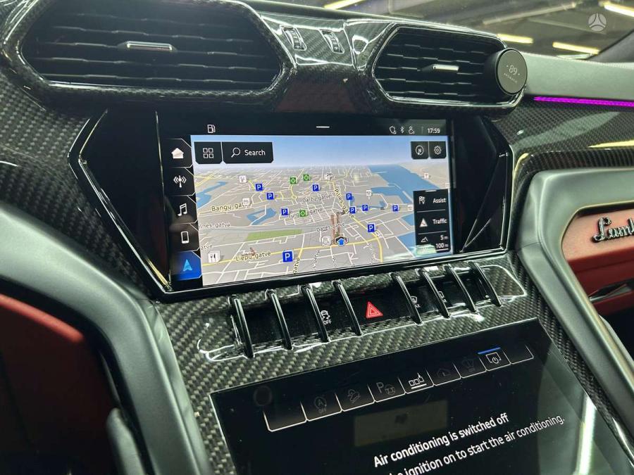 Black Lamborghini Urus 2021 in Klaipeda, with an engine capacity of 4.00 L and mileage of 41 thousand km for 225000 €, photo 28 on AUTOMOTO.COM.LV