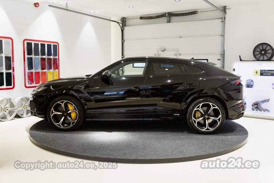 Black Lamborghini Urus 2023 in Tallinn, with an engine capacity of 4.00 L and mileage of 15 thousand km for 275000 €, photo 4 on AUTOMOTO.COM.LV