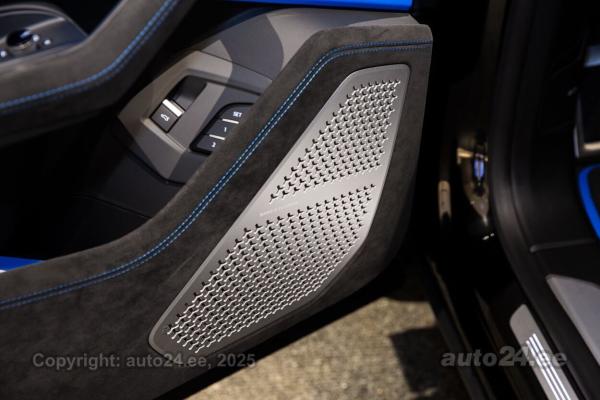 Black Lamborghini Urus 2023 in Tallinn, with an engine capacity of 4.00 L and mileage of 15 thousand km for 275000 €, photo 11 on AUTOMOTO.COM.LV