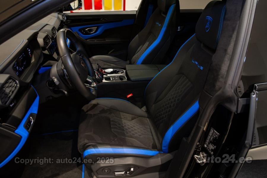 Black Lamborghini Urus 2023 in Tallinn, with an engine capacity of 4.00 L and mileage of 15 thousand km for 275000 €, photo 13 on AUTOMOTO.COM.LV