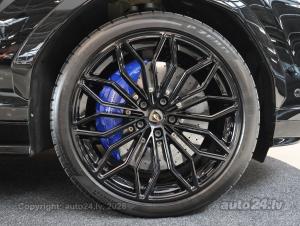 Black Lamborghini Urus 2026 in Tallinn, with an engine capacity of 4.00 L and mileage of 4 thousand km for 338520 €, photo 17 on AUTOMOTO.COM.LV