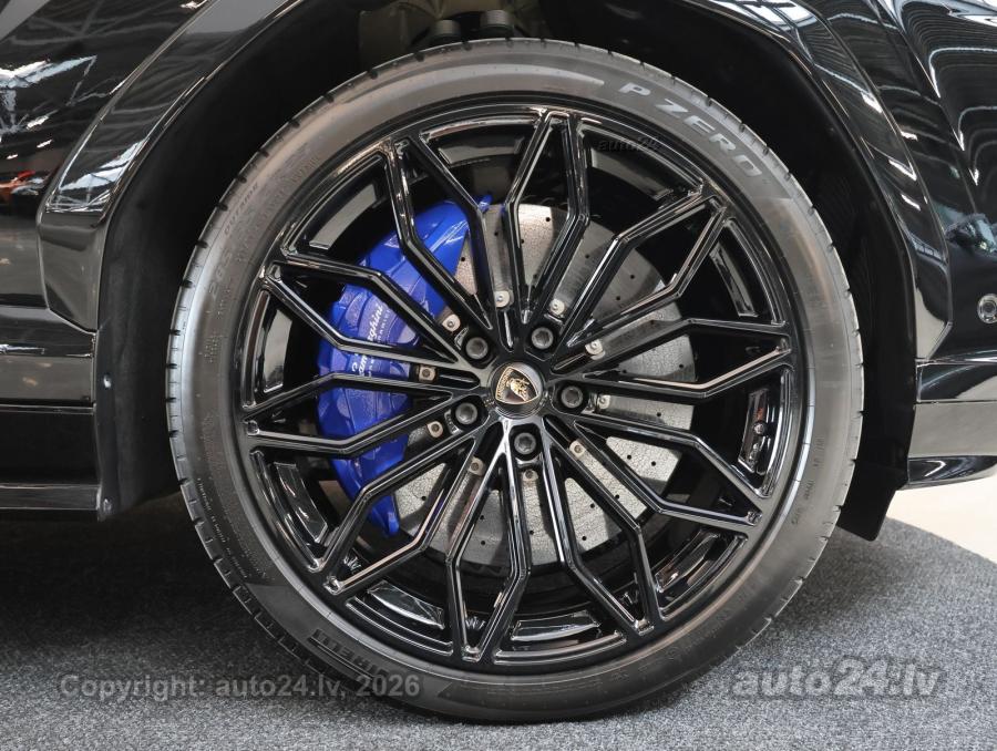 Black Lamborghini Urus 2026 in Tallinn, with an engine capacity of 4.00 L and mileage of 4 thousand km for 338520 €, photo 17 on AUTOMOTO.COM.LV