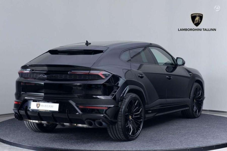 Melns Lamborghini Urus 2026 Tallina, ar dzinēja tilpumu 4.00 L un nobraukumu 4 tūkst. km par 329000 €, foto 3 vietnē AUTOMOTO.COM.LV