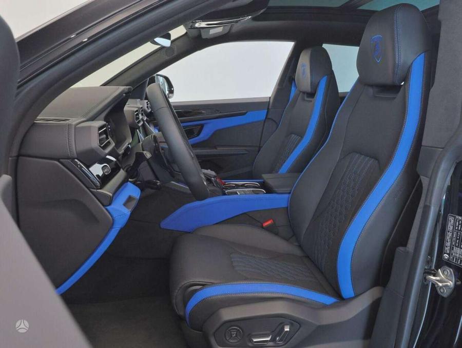 Melns Lamborghini Urus 2026 Tallina, ar dzinēja tilpumu 4.00 L un nobraukumu 4 tūkst. km par 329000 €, foto 8 vietnē AUTOMOTO.COM.LV