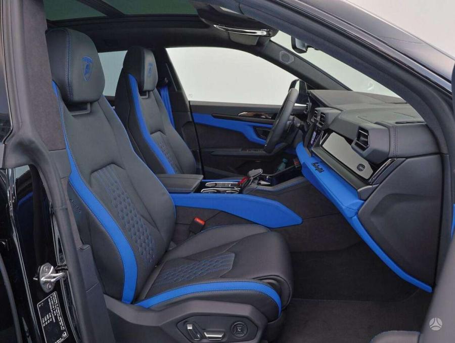 Melns Lamborghini Urus 2026 Tallina, ar dzinēja tilpumu 4.00 L un nobraukumu 4 tūkst. km par 329000 €, foto 12 vietnē AUTOMOTO.COM.LV