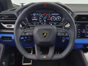Melns Lamborghini Urus 2026 Tallina, ar dzinēja tilpumu 4.00 L un nobraukumu 4 tūkst. km par 329000 €, foto 15 vietnē AUTOMOTO.COM.LV