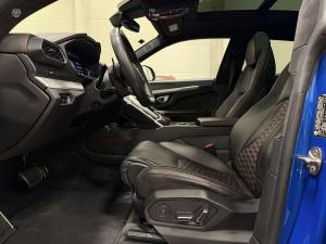 Zils Lamborghini Urus 2019 Viļņa, ar dzinēja tilpumu 4.00 L un nobraukumu 121 tūkst. km par 225000 €, foto 19 vietnē AUTOMOTO.COM.LV