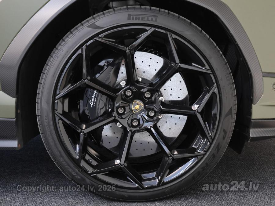 Lamborghini Urus 2024 Tallina, ar dzinēja tilpumu 4.00 L un nobraukumu 39 tūkst. km par 334800 €, foto 16 vietnē AUTOMOTO.COM.LV