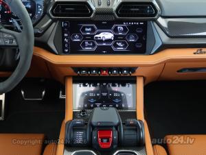 Lamborghini Urus 2026 in Tallinn, with an engine capacity of 4.00 L and mileage of 0 thousand km for 356735 €, photo 16 on AUTOMOTO.COM.LV
