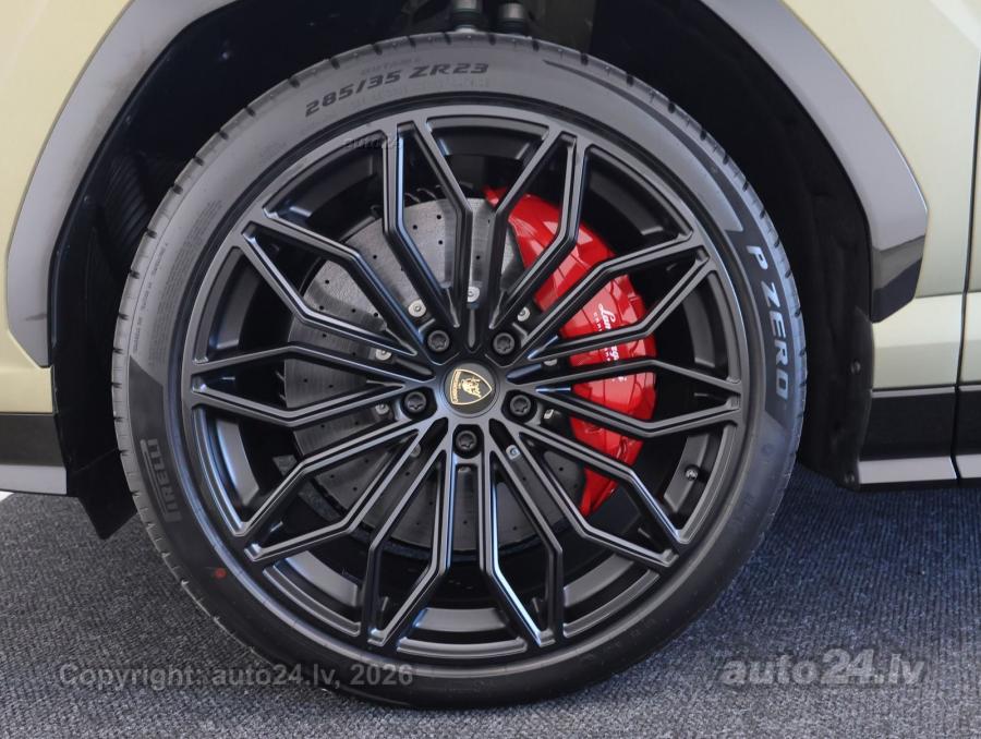 Lamborghini Urus 2026 in Tallinn, with an engine capacity of 4.00 L and mileage of 0 thousand km for 356735 €, photo 21 on AUTOMOTO.COM.LV
