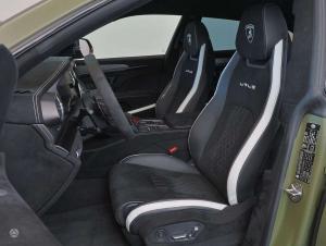 Zaļš Lamborghini Urus 2024 Tallina, ar dzinēja tilpumu 4.00 L un nobraukumu 39 tūkst. km par 319000 €, foto 8 vietnē AUTOMOTO.COM.LV