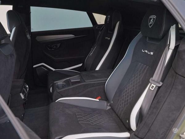 Zaļš Lamborghini Urus 2024 Tallina, ar dzinēja tilpumu 4.00 L un nobraukumu 39 tūkst. km par 319000 €, foto 8 vietnē AUTOMOTO.COM.LV