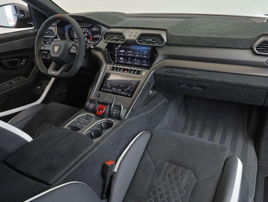 Zaļš Lamborghini Urus 2024 Tallina, ar dzinēja tilpumu 4.00 L un nobraukumu 39 tūkst. km par 319000 €, foto 12 vietnē AUTOMOTO.COM.LV