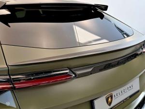 Zaļš Lamborghini Urus 2024 Tallina, ar dzinēja tilpumu 4.00 L un nobraukumu 39 tūkst. km par 319000 €, foto 17 vietnē AUTOMOTO.COM.LV