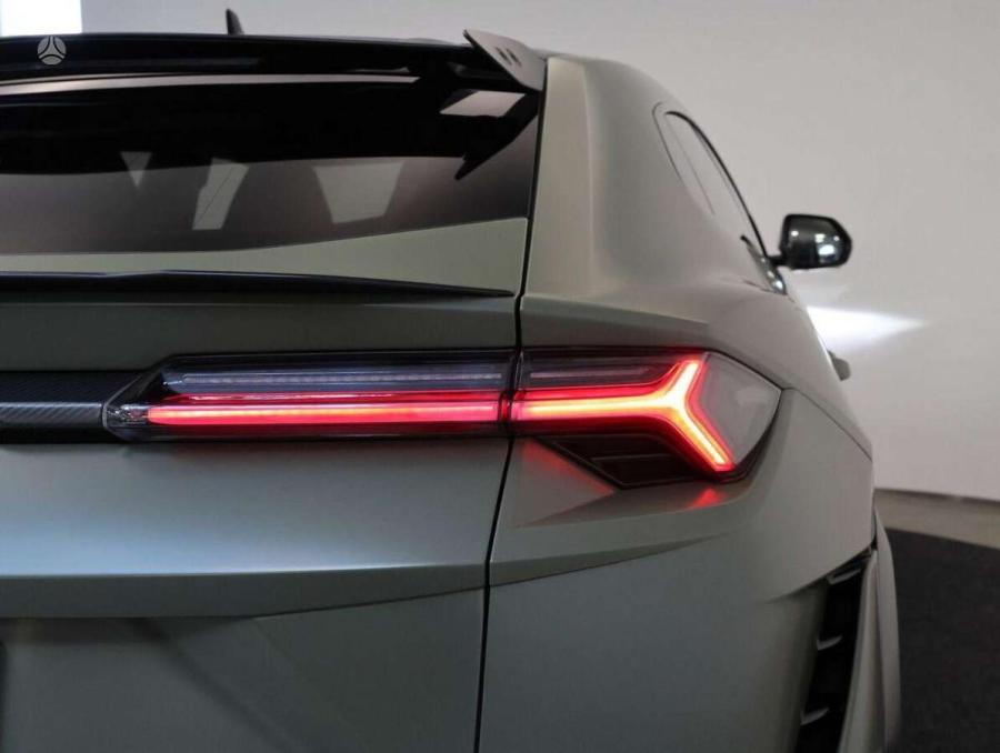 Zaļš Lamborghini Urus 2024 Tallina, ar dzinēja tilpumu 4.00 L un nobraukumu 39 tūkst. km par 319000 €, foto 21 vietnē AUTOMOTO.COM.LV