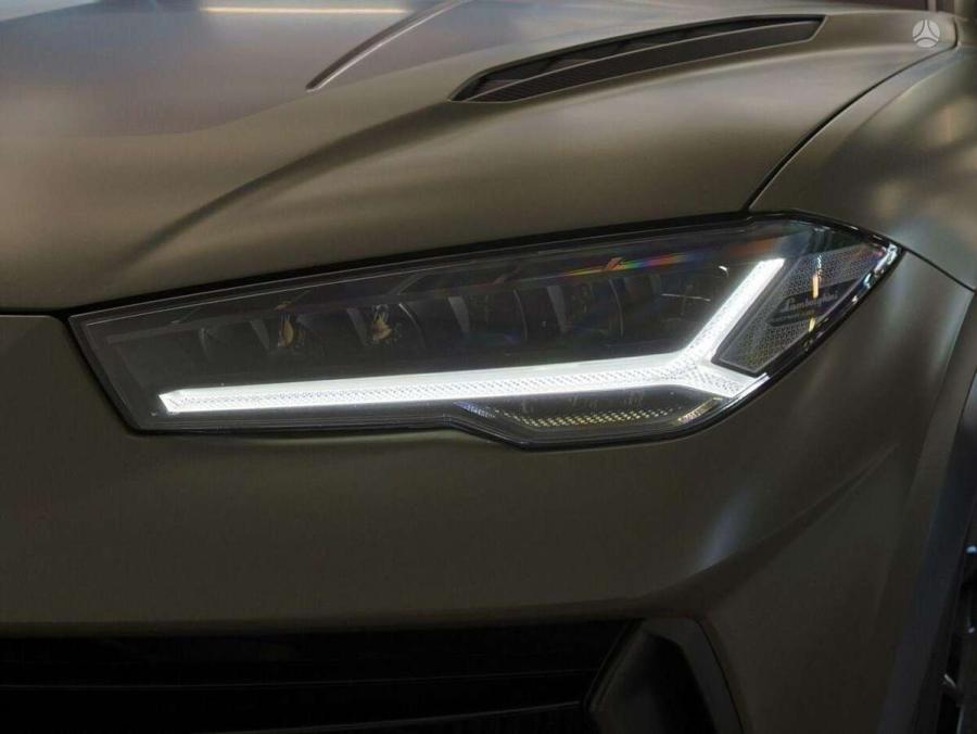 Zaļš Lamborghini Urus 2024 Tallina, ar dzinēja tilpumu 4.00 L un nobraukumu 39 tūkst. km par 319000 €, foto 22 vietnē AUTOMOTO.COM.LV