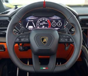 Zaļš Lamborghini Urus 2024 Tallina, ar dzinēja tilpumu 4.00 L un nobraukumu 0 tūkst. km par 305000 €, foto 8 vietnē AUTOMOTO.COM.LV