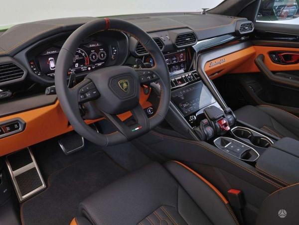 Zaļš Lamborghini Urus 2024 Tallina, ar dzinēja tilpumu 4.00 L un nobraukumu 0 tūkst. km par 305000 €, foto 8 vietnē AUTOMOTO.COM.LV